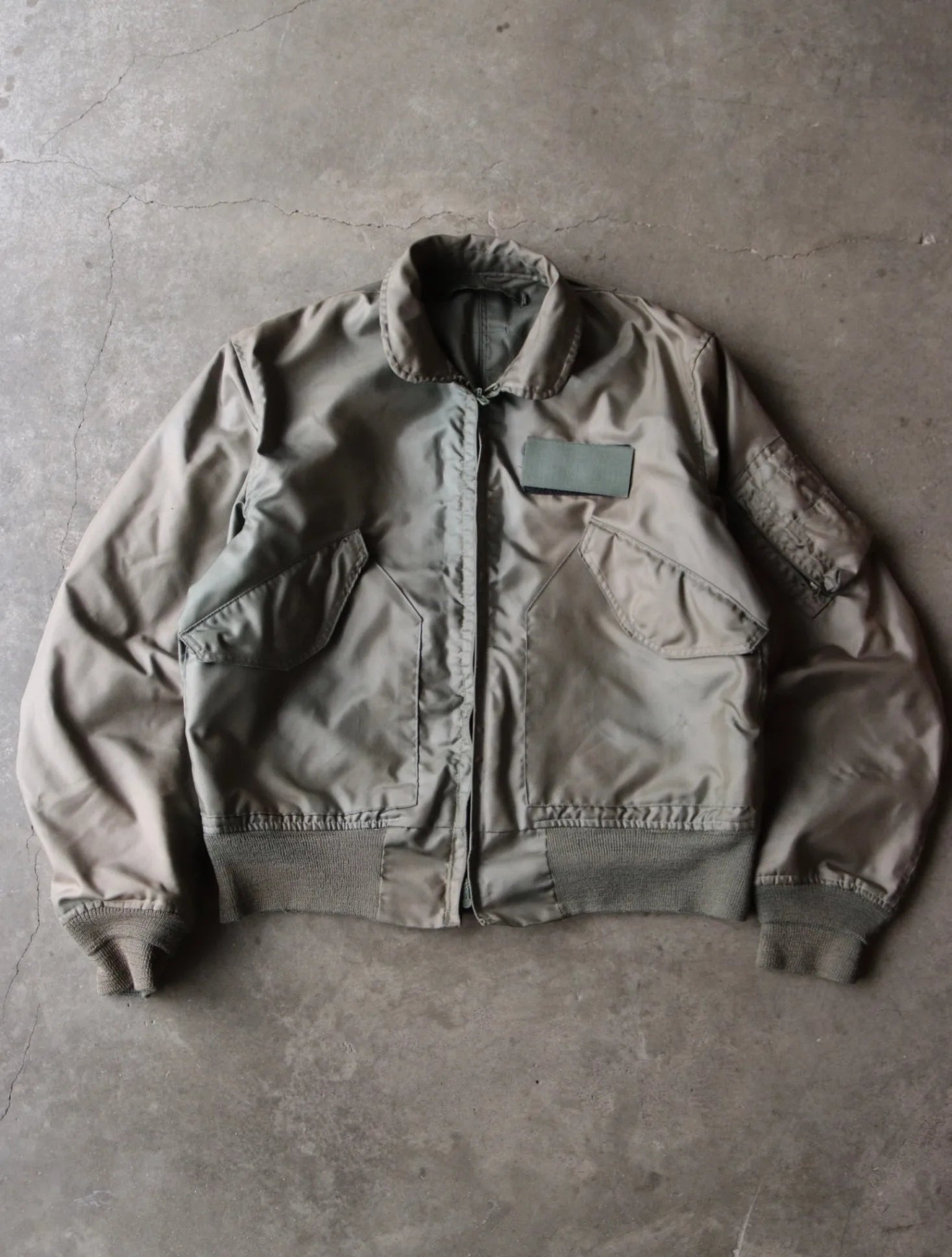 1970S CWU SUN FADED US MILITARY FLIGHT JACKET – TWO FOLD
