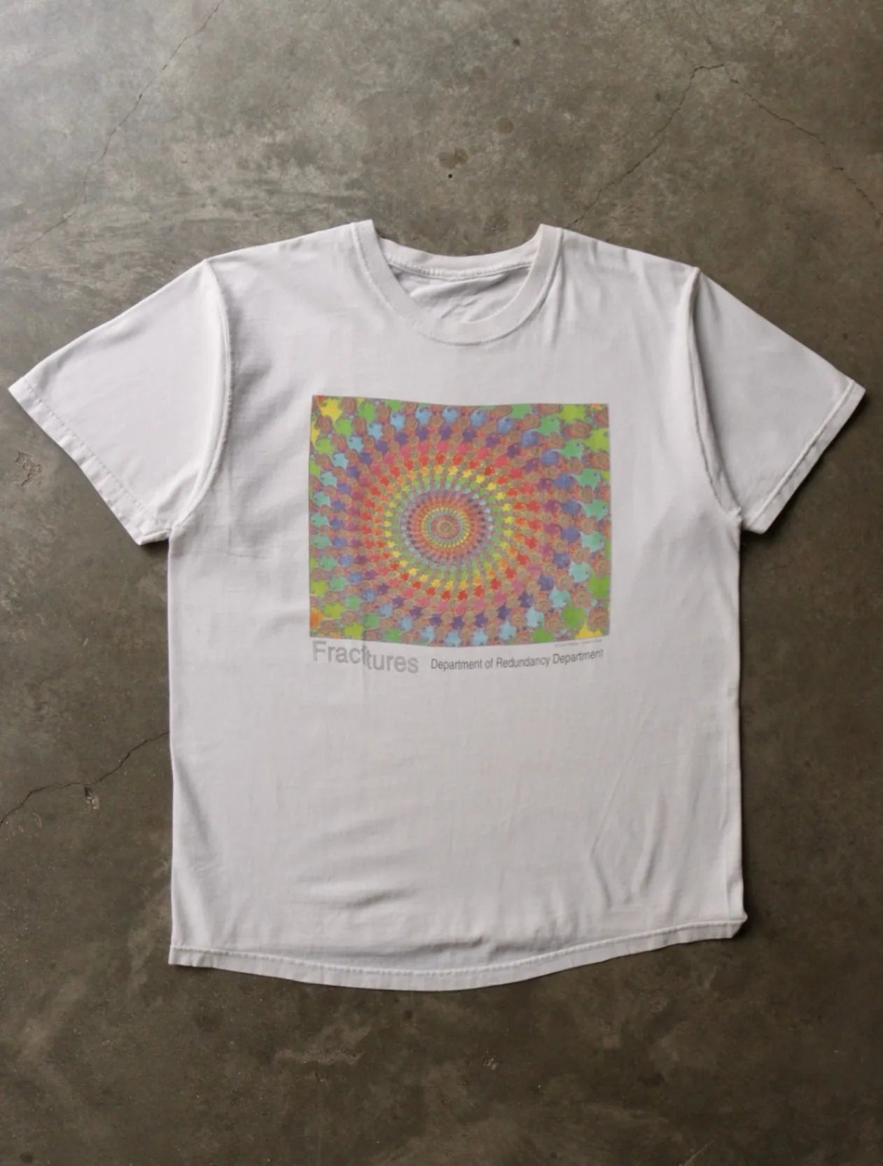 2000S FRACTURES PSYCHEDELIC ART TEE – TWO FOLD